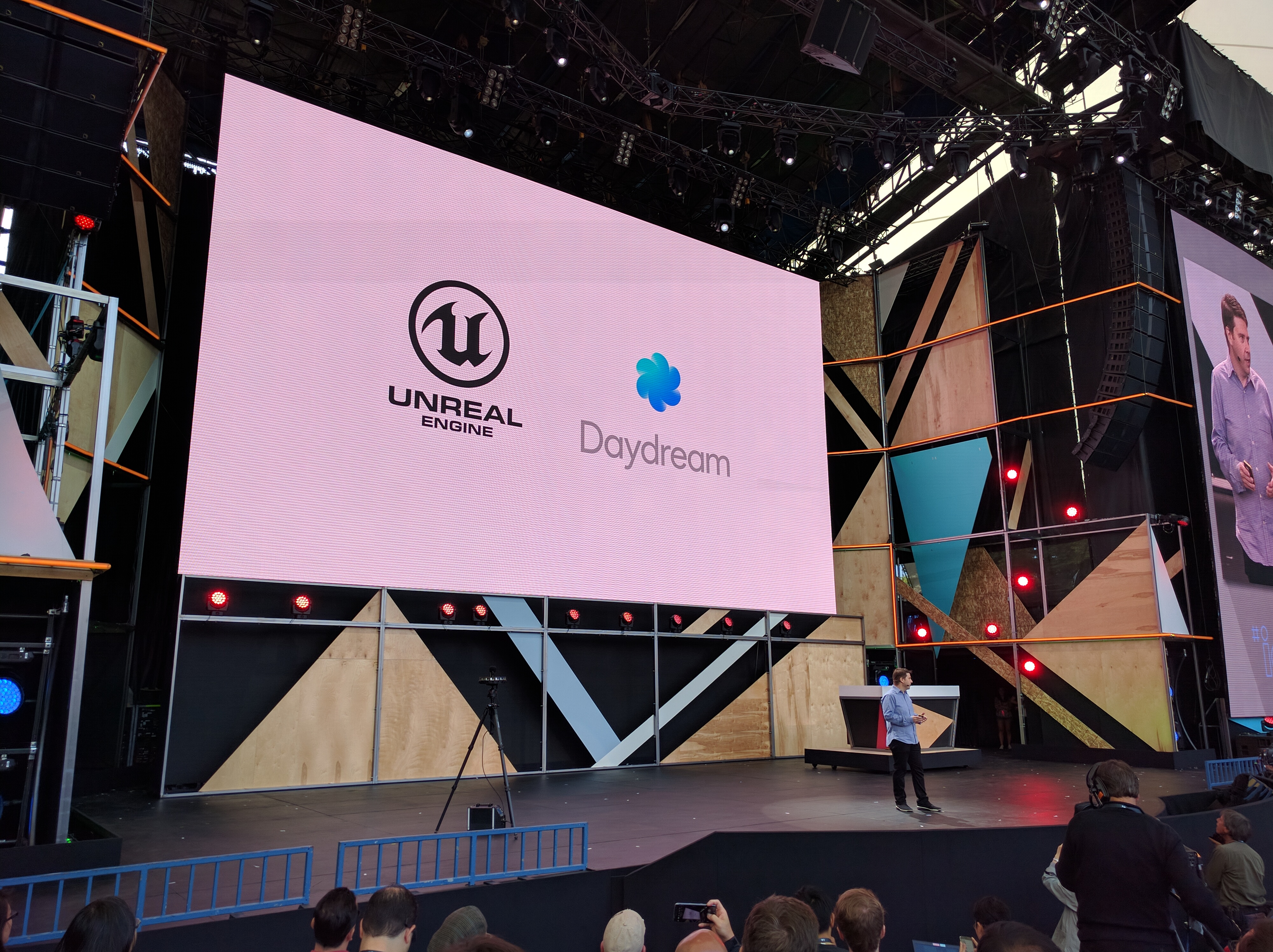Unreal Engine and Unity will support Daydream VR at launch