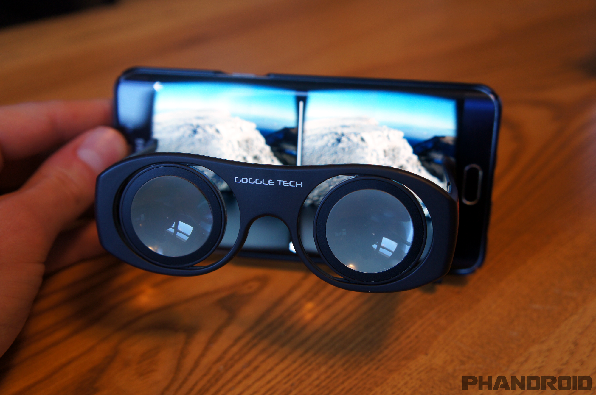 Google makes it super easy to embed Cardboard VR content on apps and ...